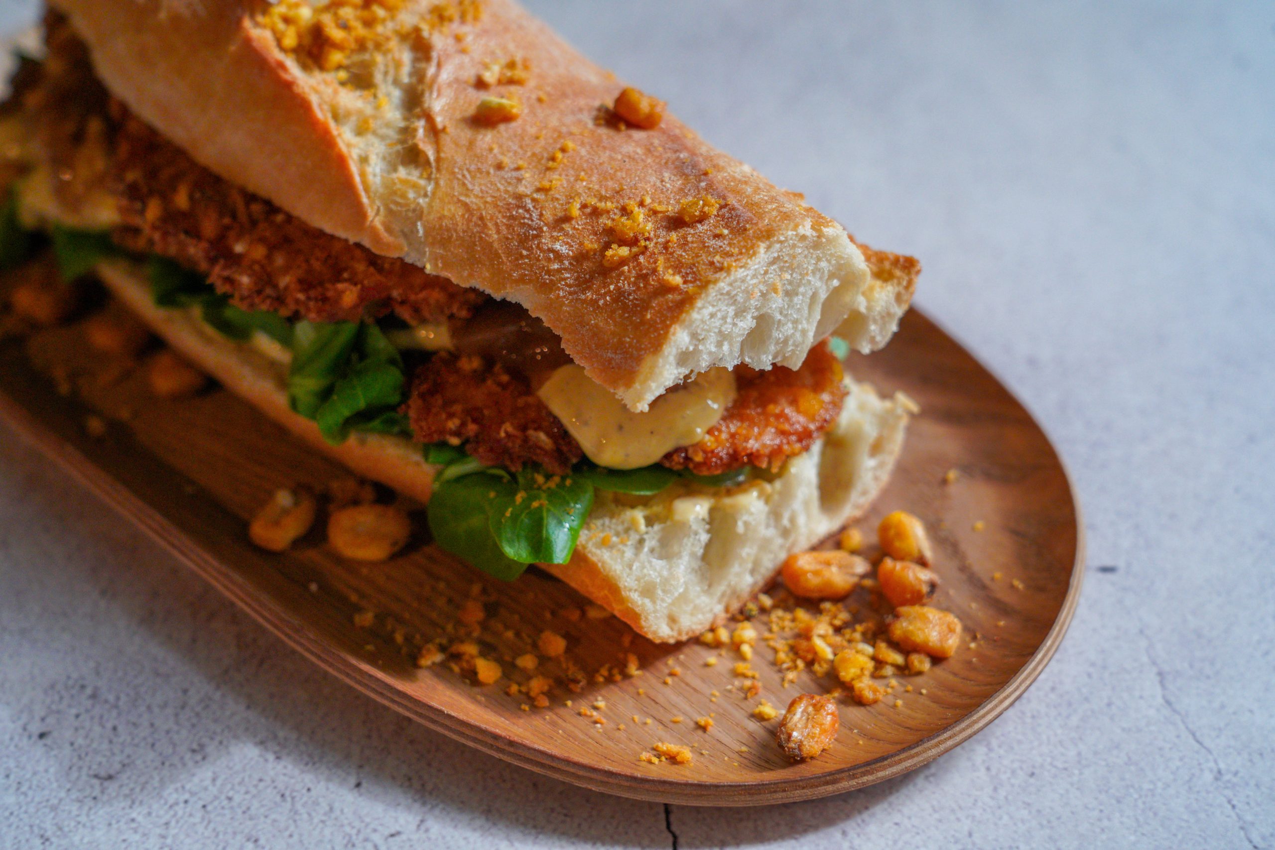 Bocadillo de pollo crunchy con kikos de maíz - El Rincón